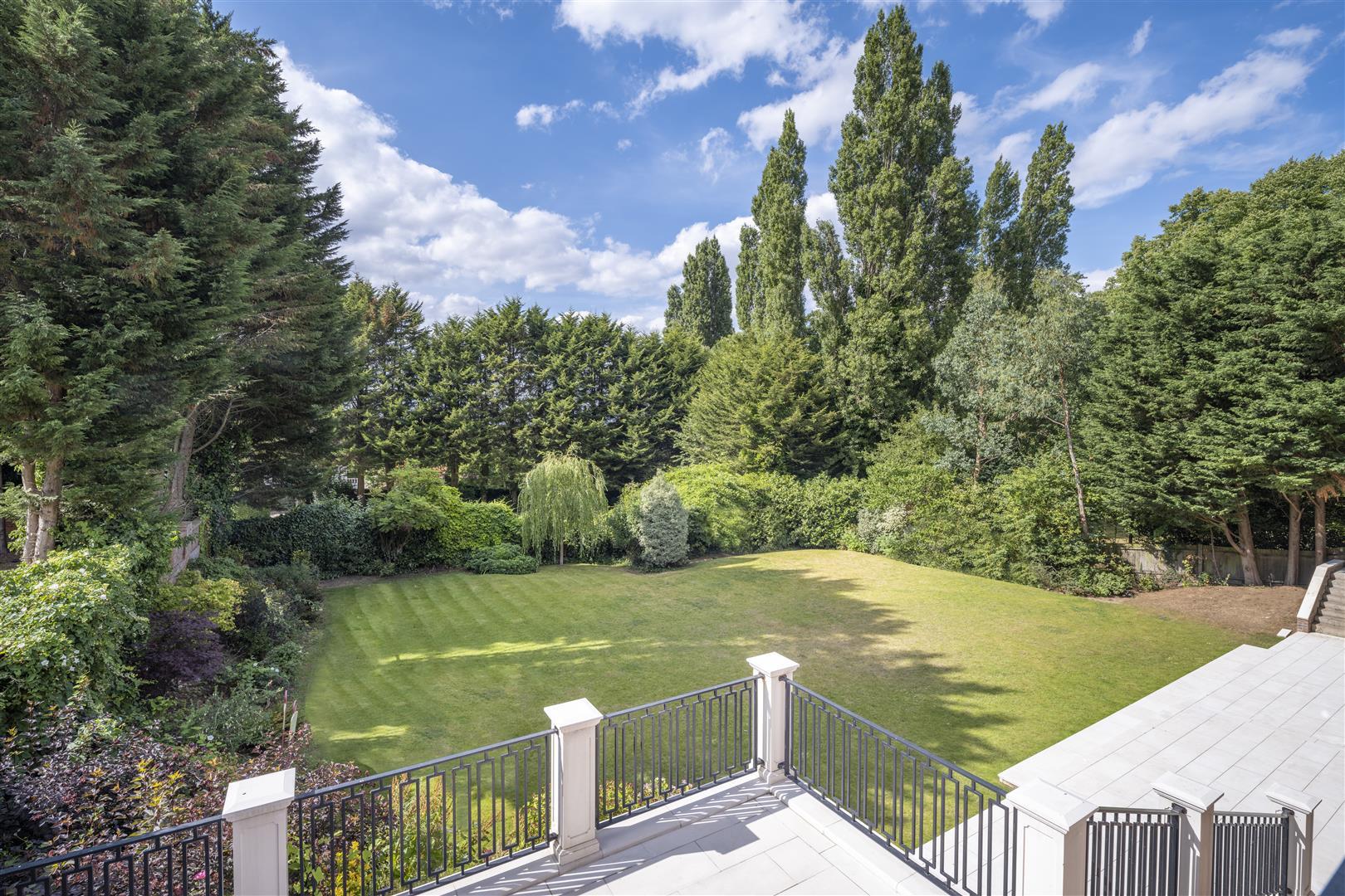 Hampstead Lane, Kenwood, NW3 - Arlington Residential
